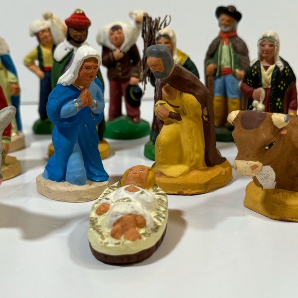 M Chave Aubagne | Holiday | M Chave Aubagne Nativity And Villager ...